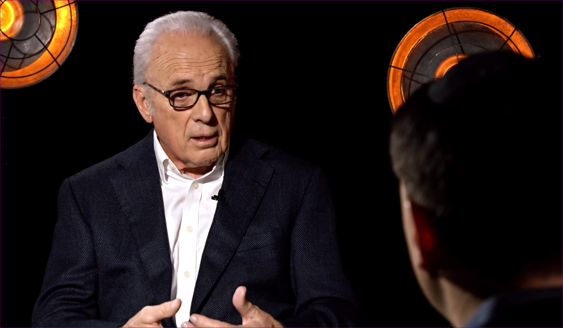 Multa y cárcel podría enfrentar John MacArthur por reabrir iglesia - Unored